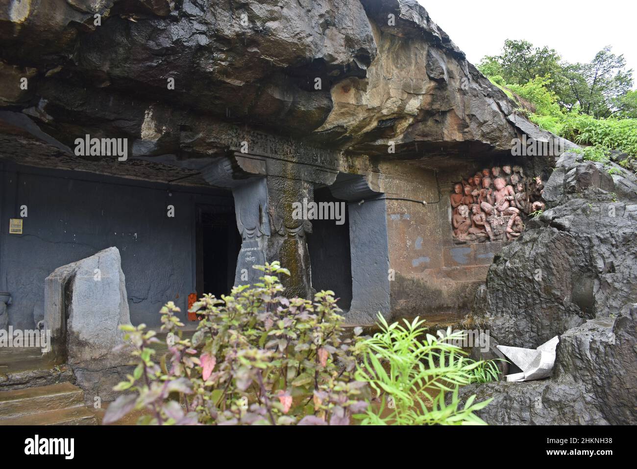 lonad caves - bhiwandi caves maharashtra Stock Photo - Alamy