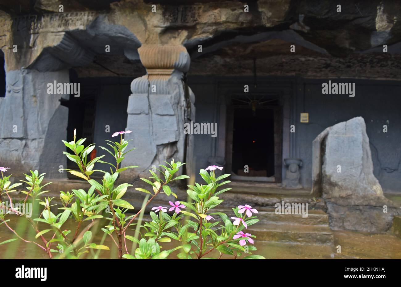 lonad caves - bhiwandi caves maharashtra Stock Photo - Alamy