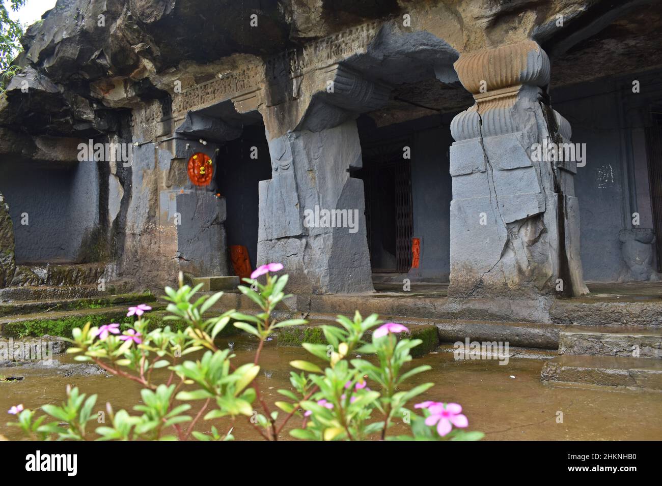 lonad caves - bhiwandi caves maharashtra Stock Photo - Alamy