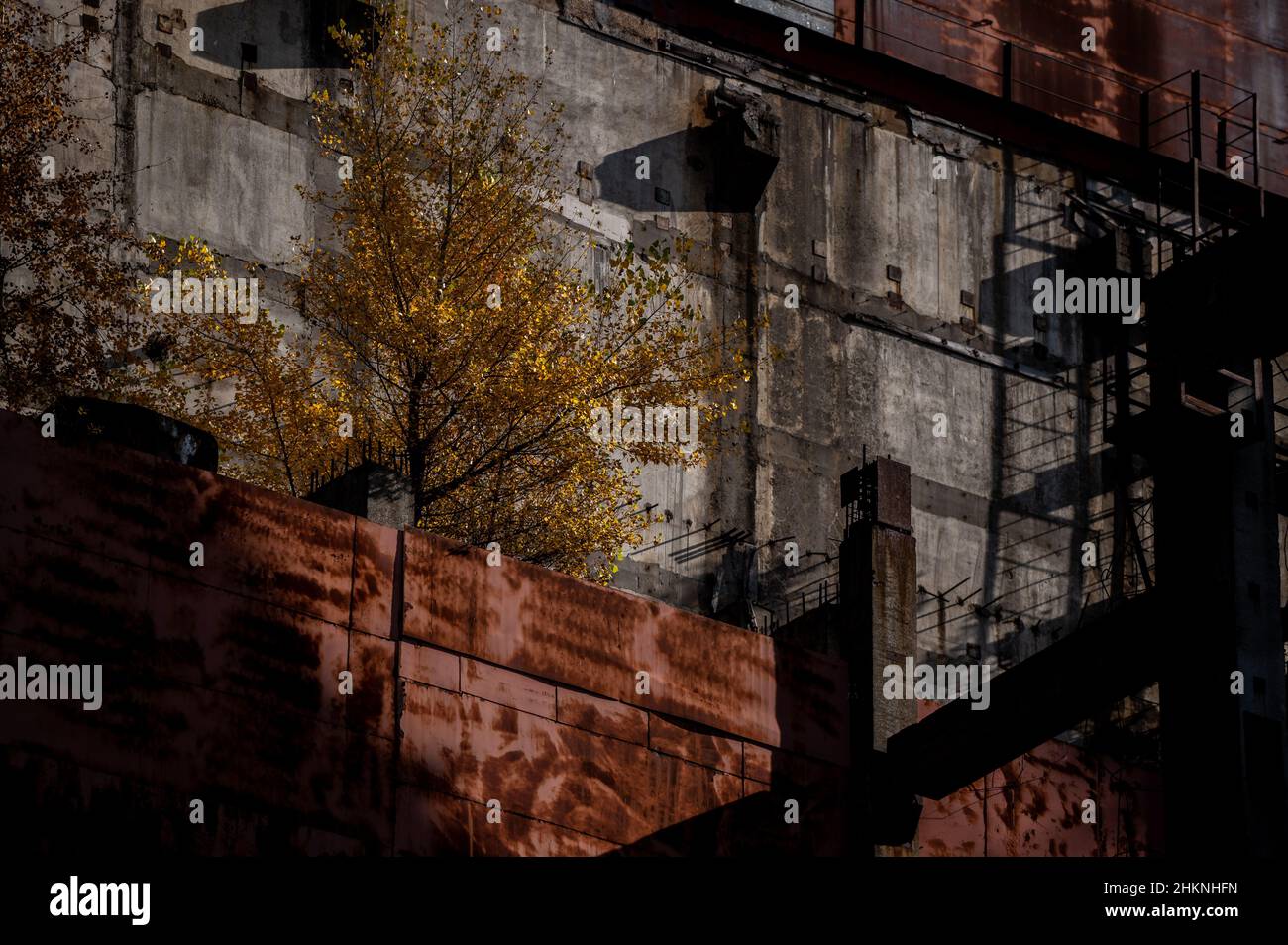 The 5th reactor at the Chernobyl Nuclear Power Plant was never finished ...