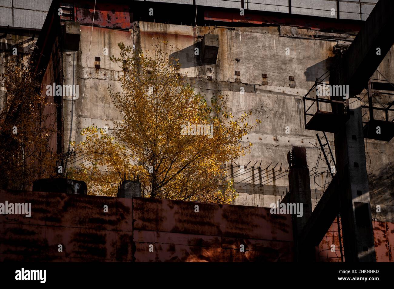 The 5th reactor at the Chernobyl Nuclear Power Plant was never finished ...