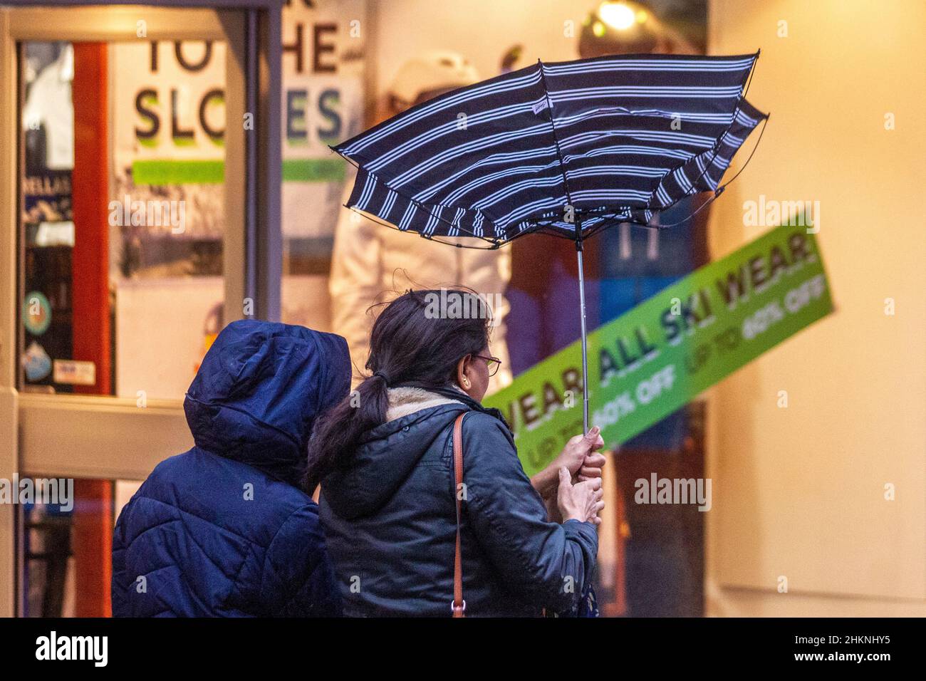 Preston, Lancashire. UK Weather. 5 Jan 2022, Strong winds and heavy ...