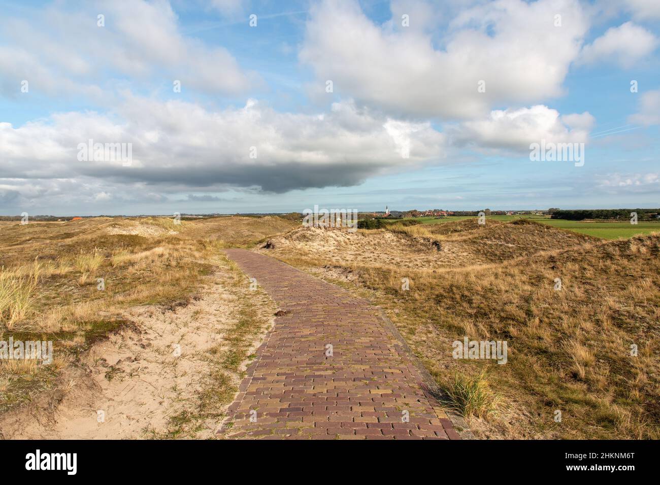 Small soil pathway in countryside hi-res stock photography and images ...