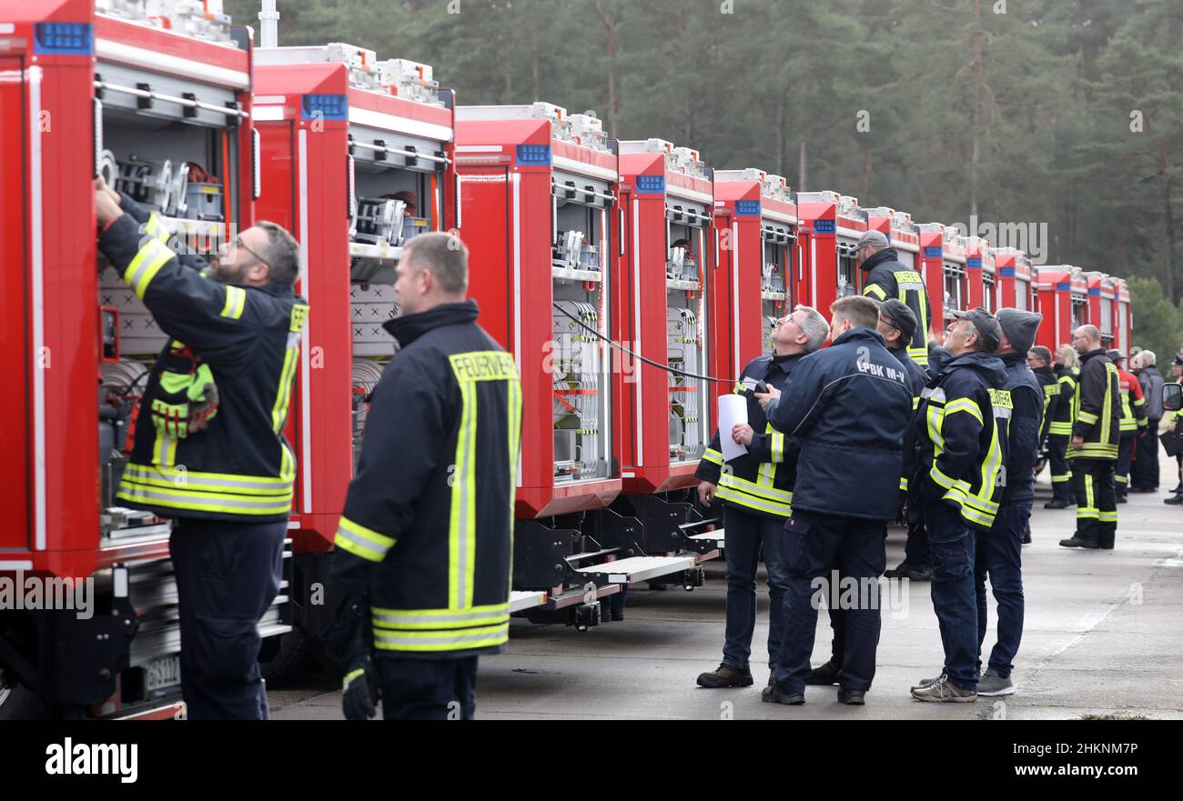 Neu Poserin, Germany. 05th Feb, 2022. 16 portable fire engines (TSF ...