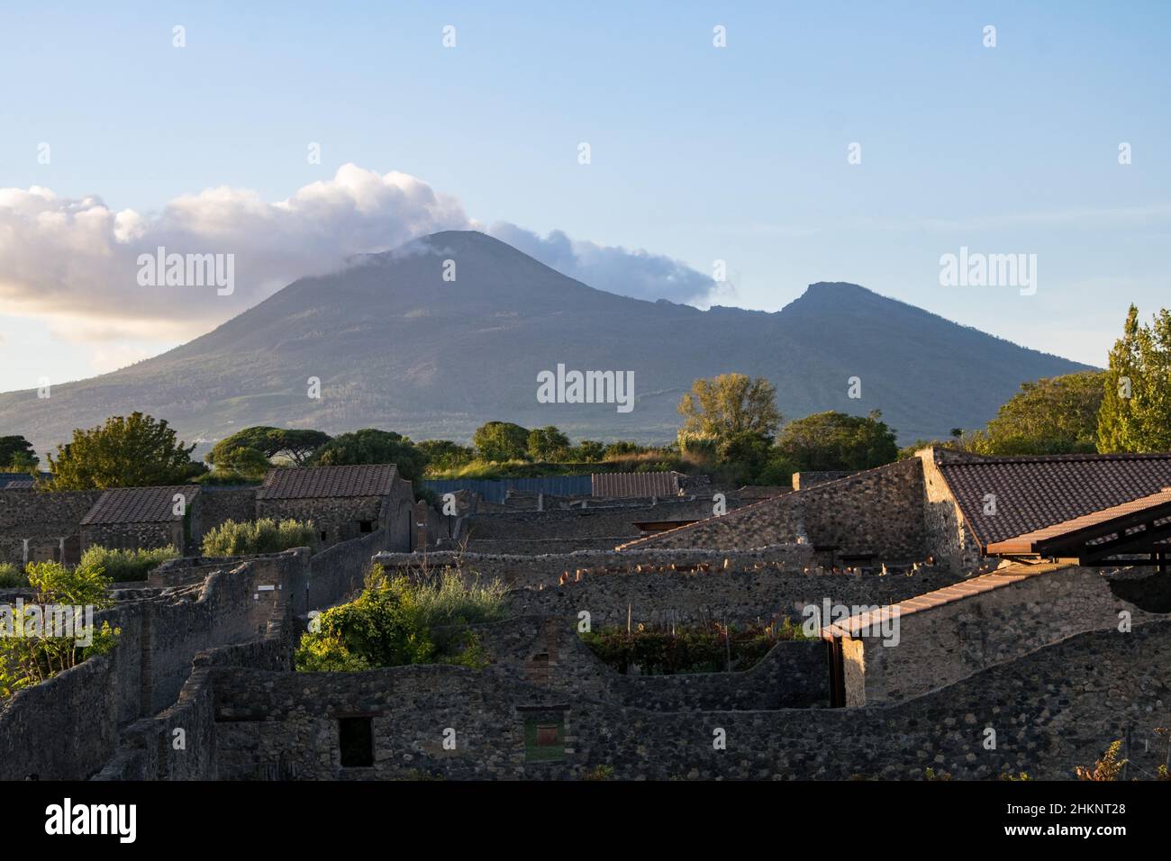 Panoramic view over pompeii with mount Vesuvius in the background Stock ...