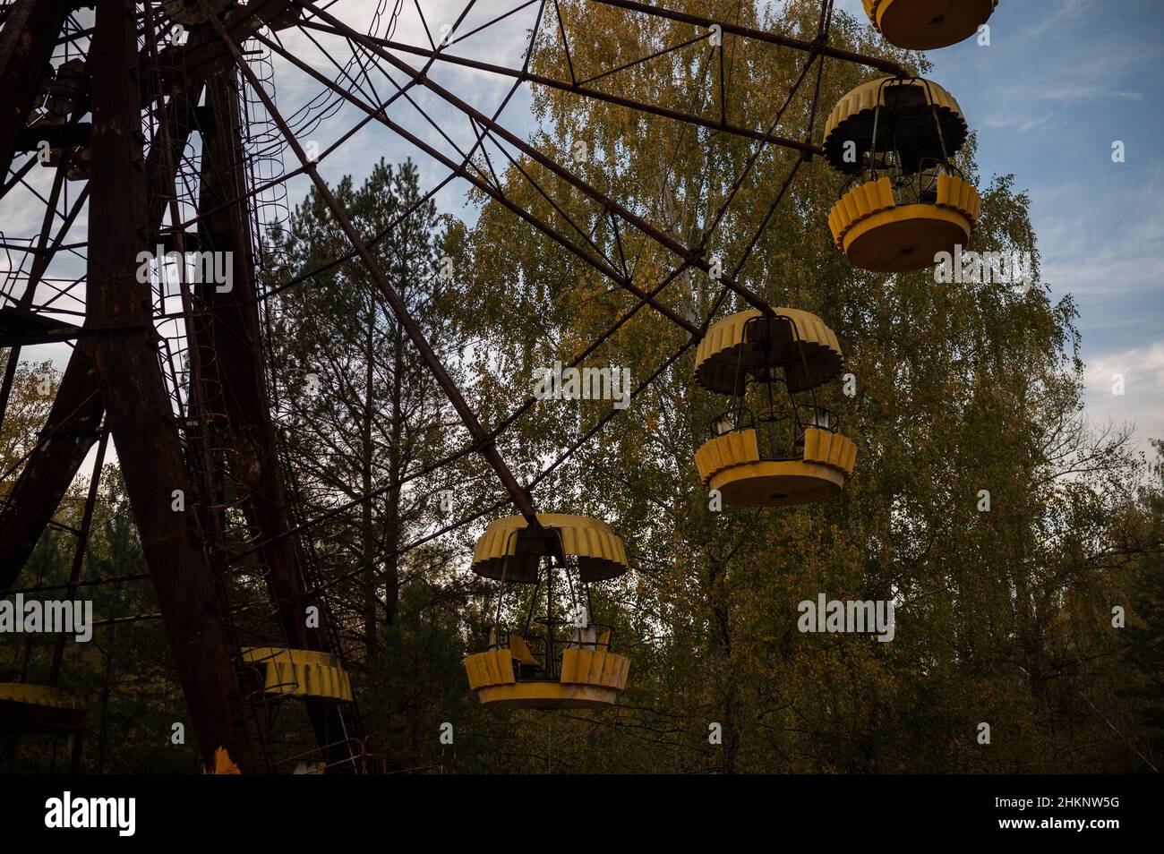 The infamous amusement park (bumper cars and ferris wheel) in Pripyat ...