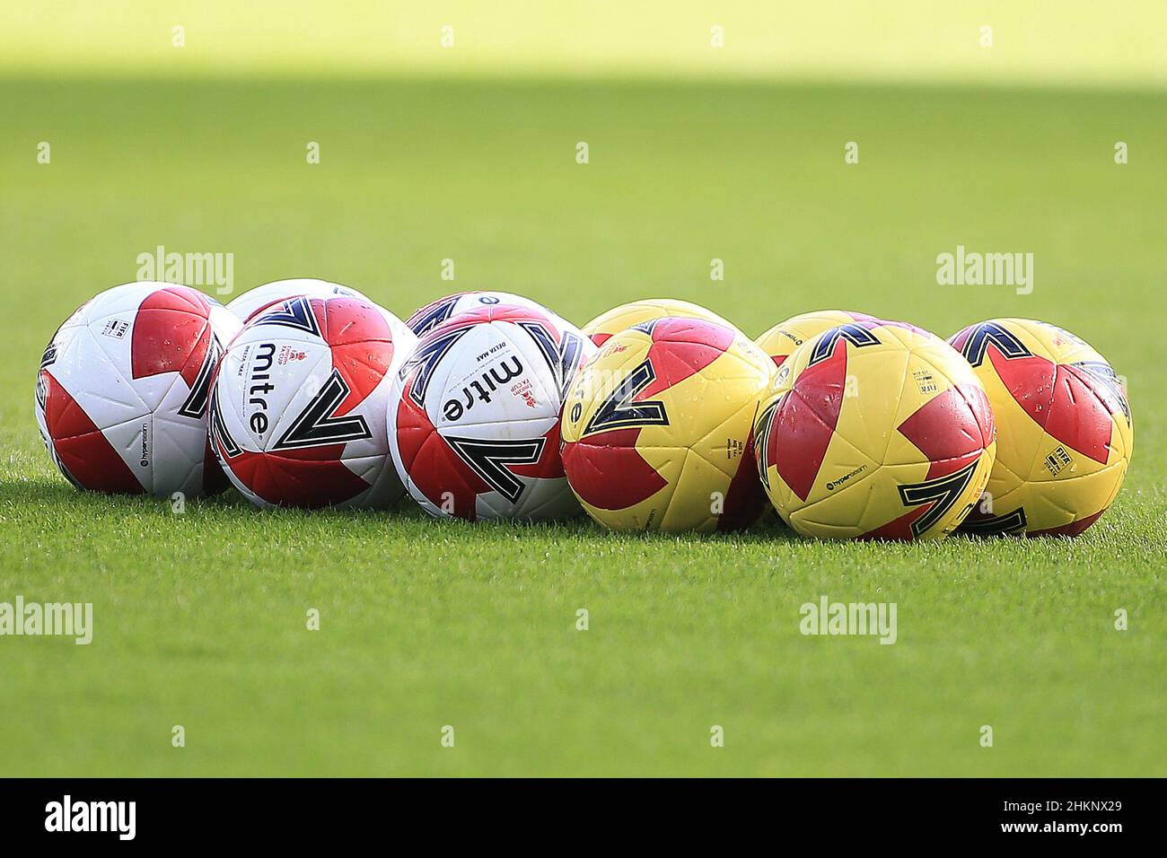 Fa cup footballs hi-res stock photography and images - Alamy