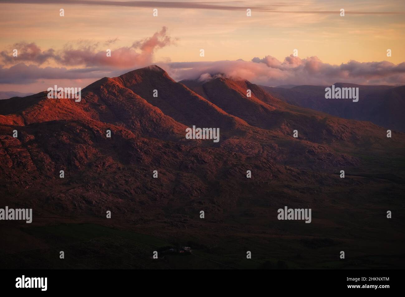 Mcgillycuddy reeks hi-res stock photography and images - Alamy