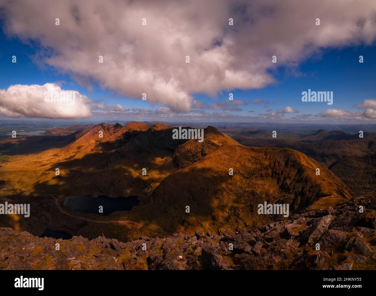 Spectacular McGillycuddy Reeks mountains in morning light Stock Photo ...
