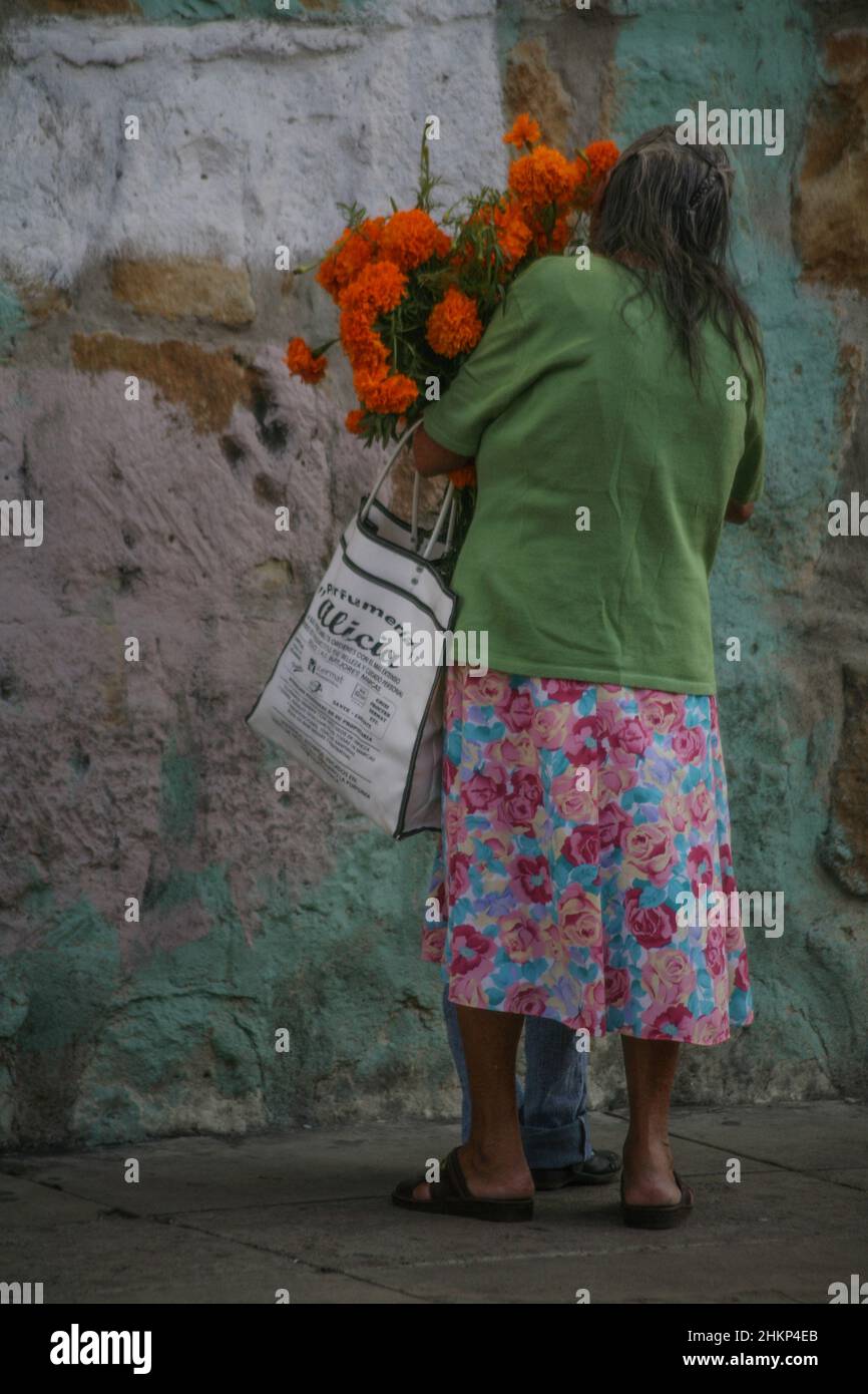 Marigolds, or cempasúchil, are the iconic flower of Día de los Muertos ...