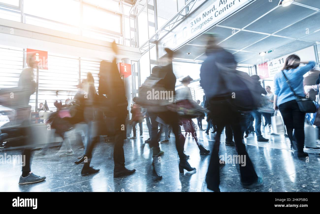 Rushing to help hi-res stock photography and images - Alamy