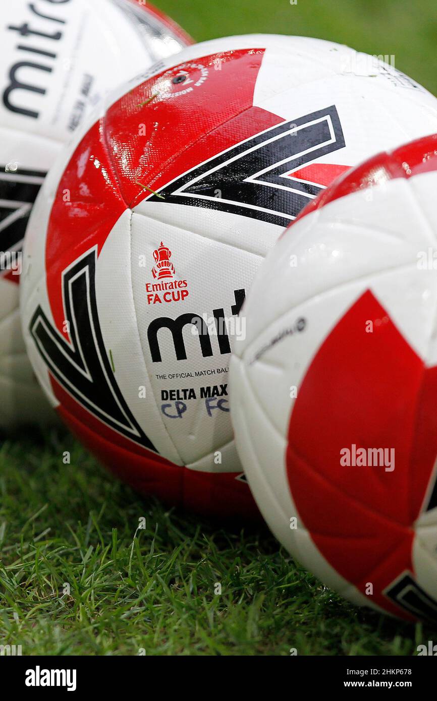 Fa cup balls hi-res stock photography and images - Alamy