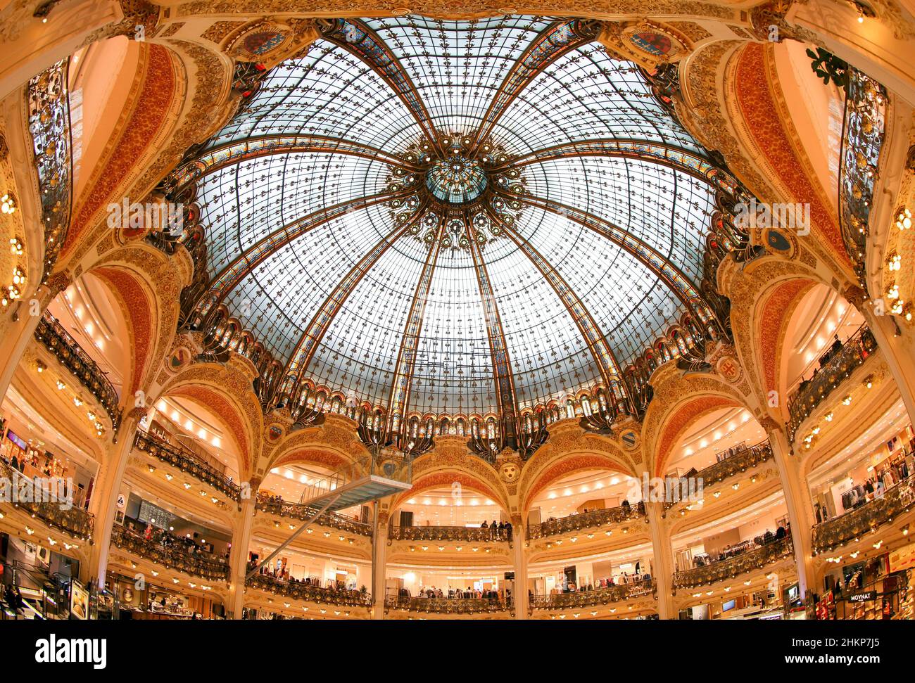 Paris, France. 20th Oct, 2021. View into the traditional flagship store ...