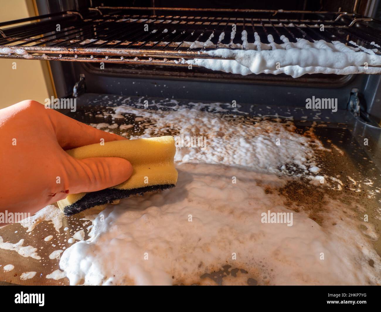 Cleaned oven hi-res stock photography and images - Alamy