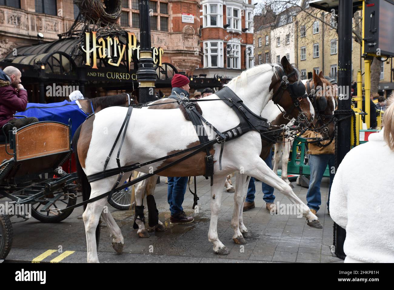 Cambridge Circus, London, UK. 5th February 2022. Travellers and their ...