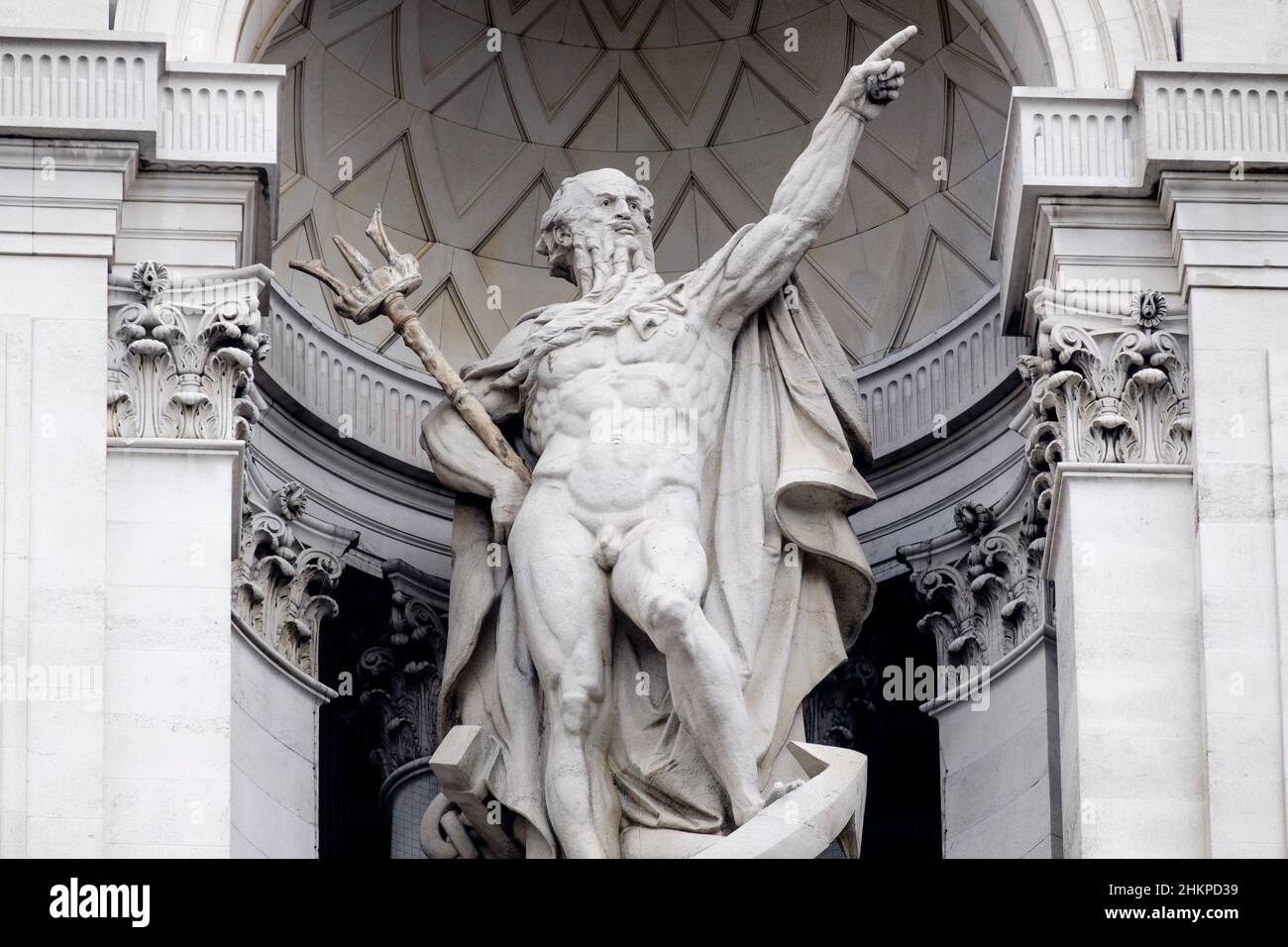 Statue of Father Thames above 10 Trinity Square, former Headquarters of ...