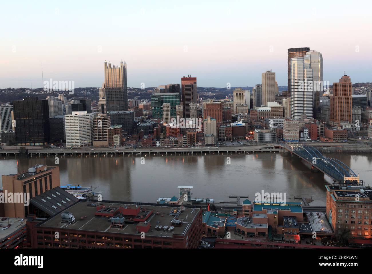 Us steel building pittsburgh hi-res stock photography and images - Alamy