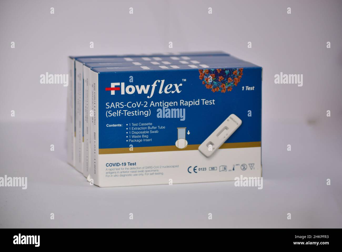 Flowflex covid test hi-res stock photography and images - Alamy