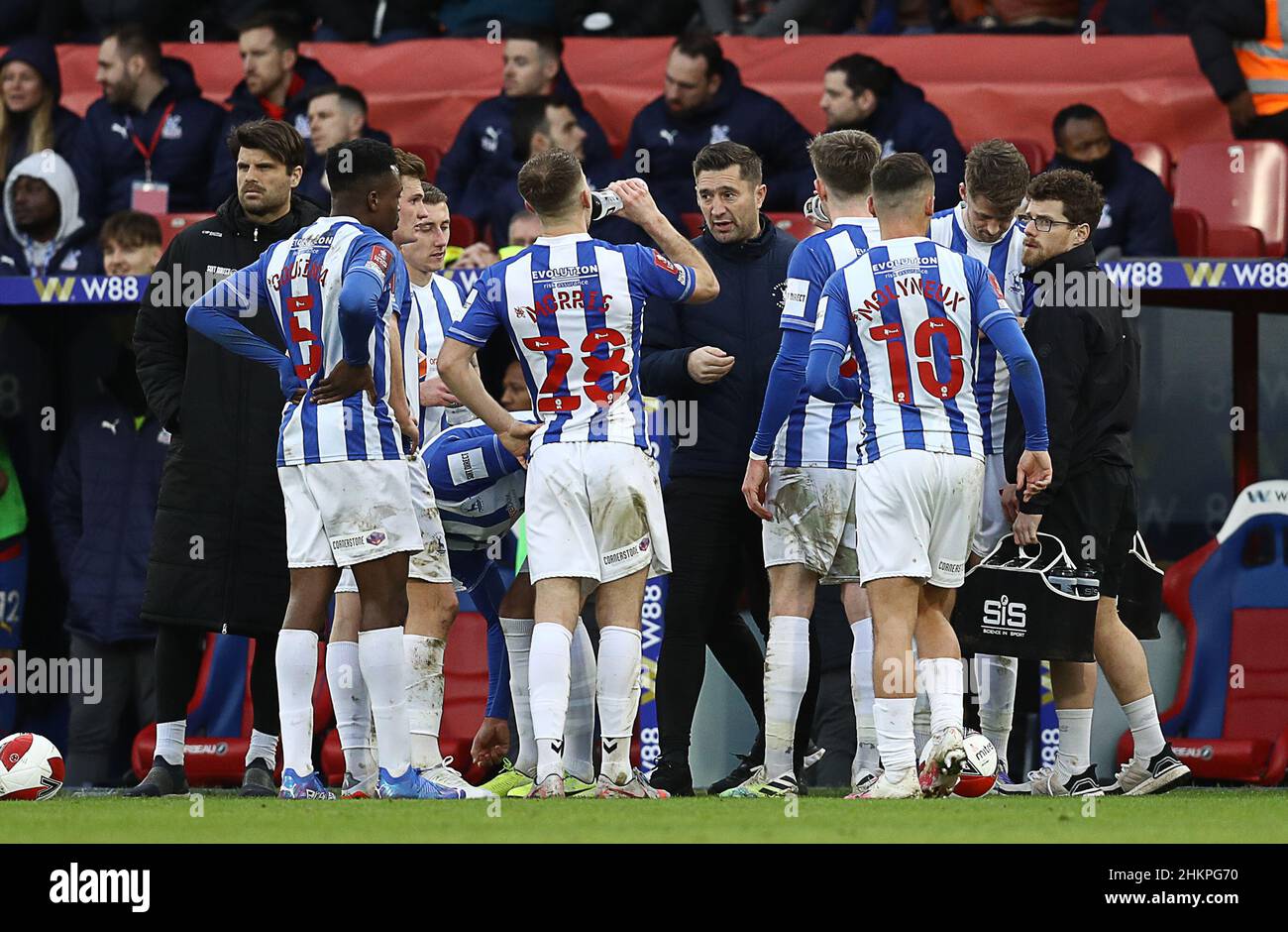 Football manager graeme lee hi-res stock photography and images - Alamy