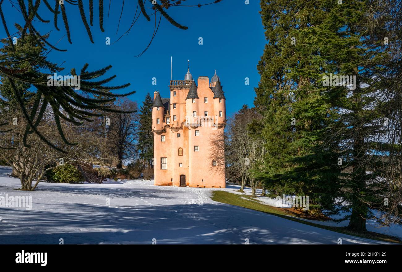 Scottish castles winter snow hi-res stock photography and images - Alamy