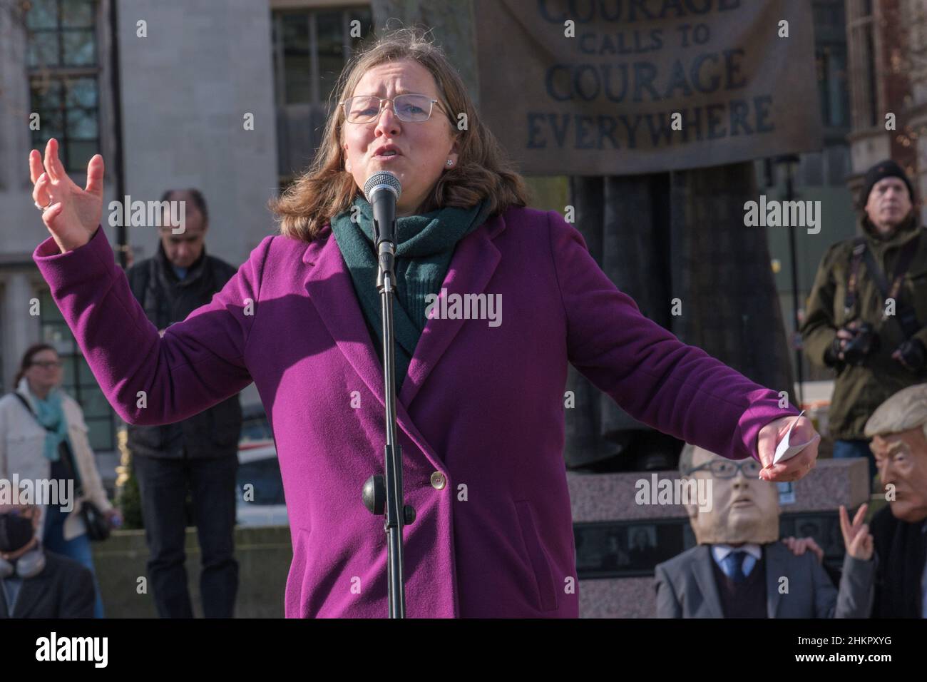 Labour mp passports hi-res stock photography and images - Alamy