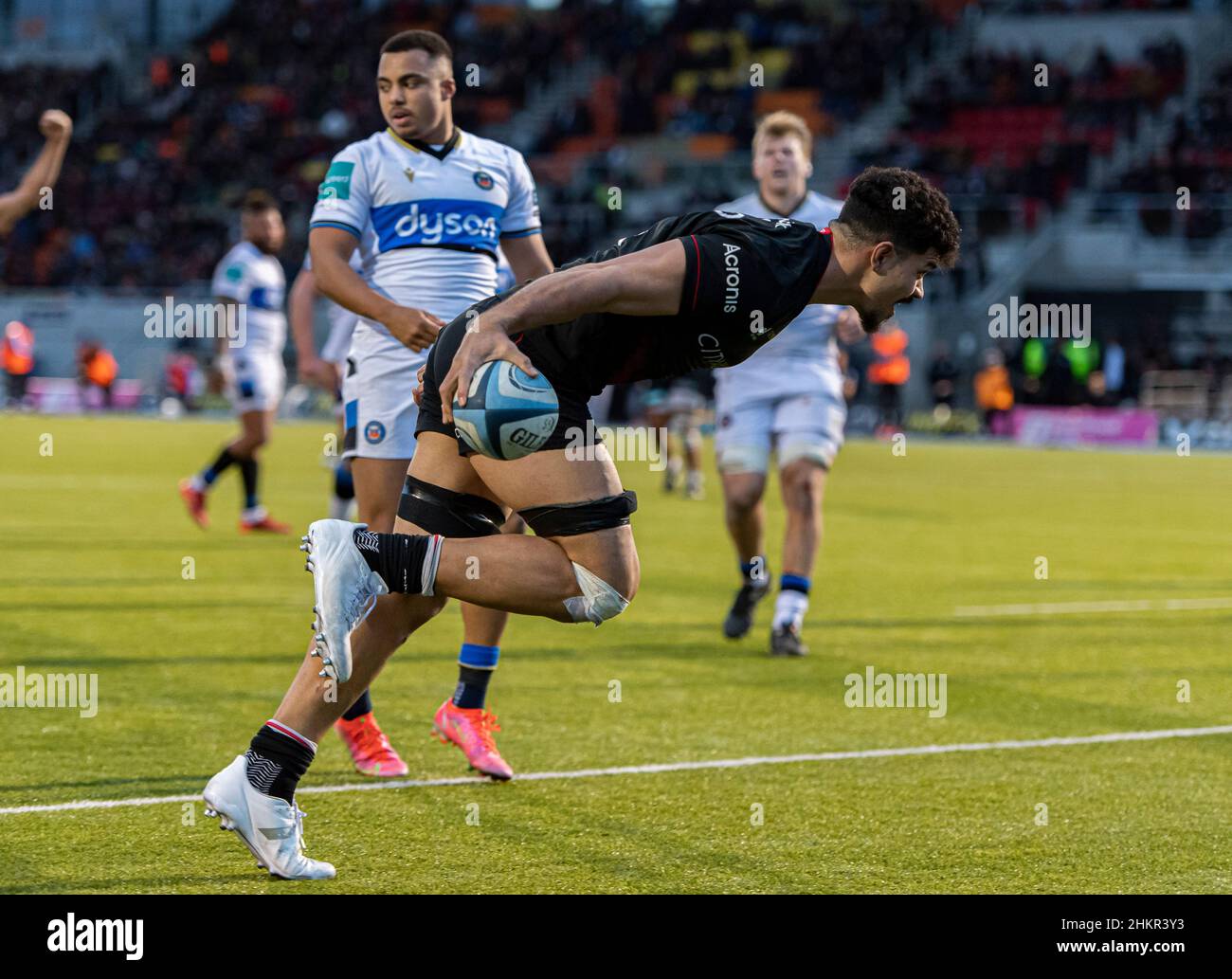 LONDON, UNITED KINGDOM. 05th, Feb 2022. Theo McFarland of Saracens ...