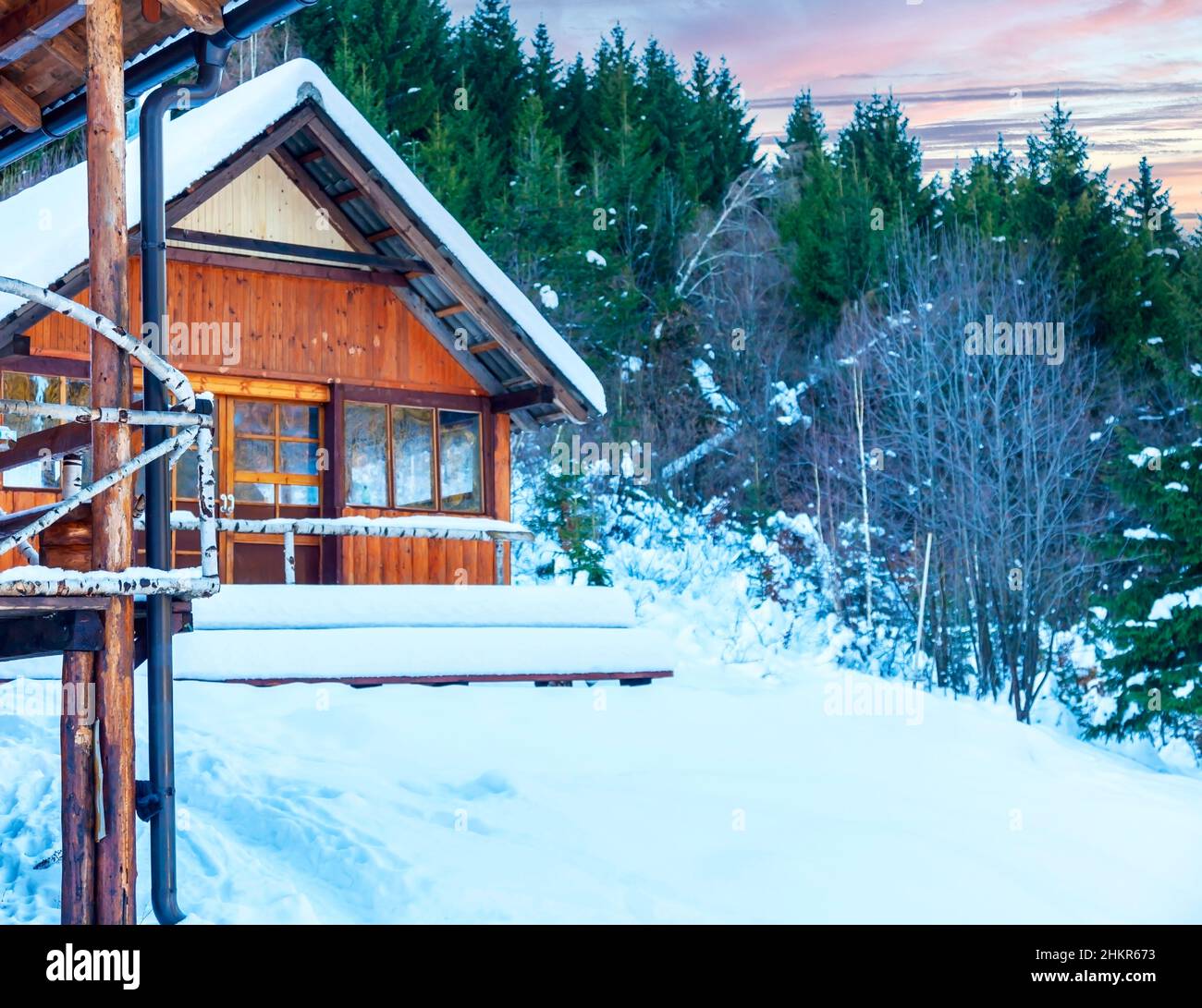 Log cabin high in the mountains Stock Photo - Alamy