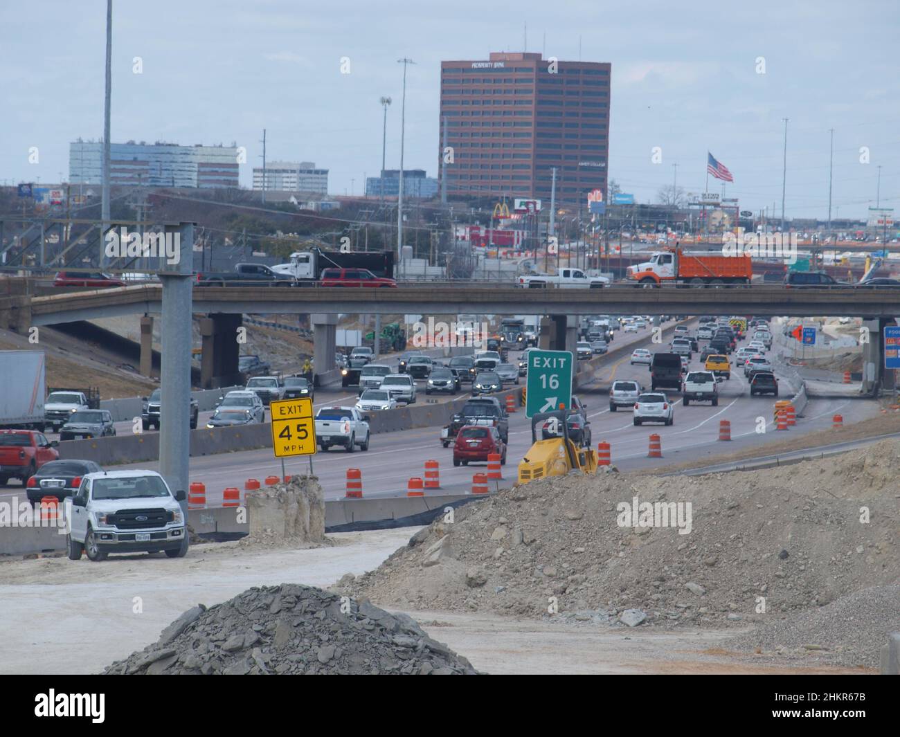 Growth in North Dallas strains roads,cell service, new housing ...