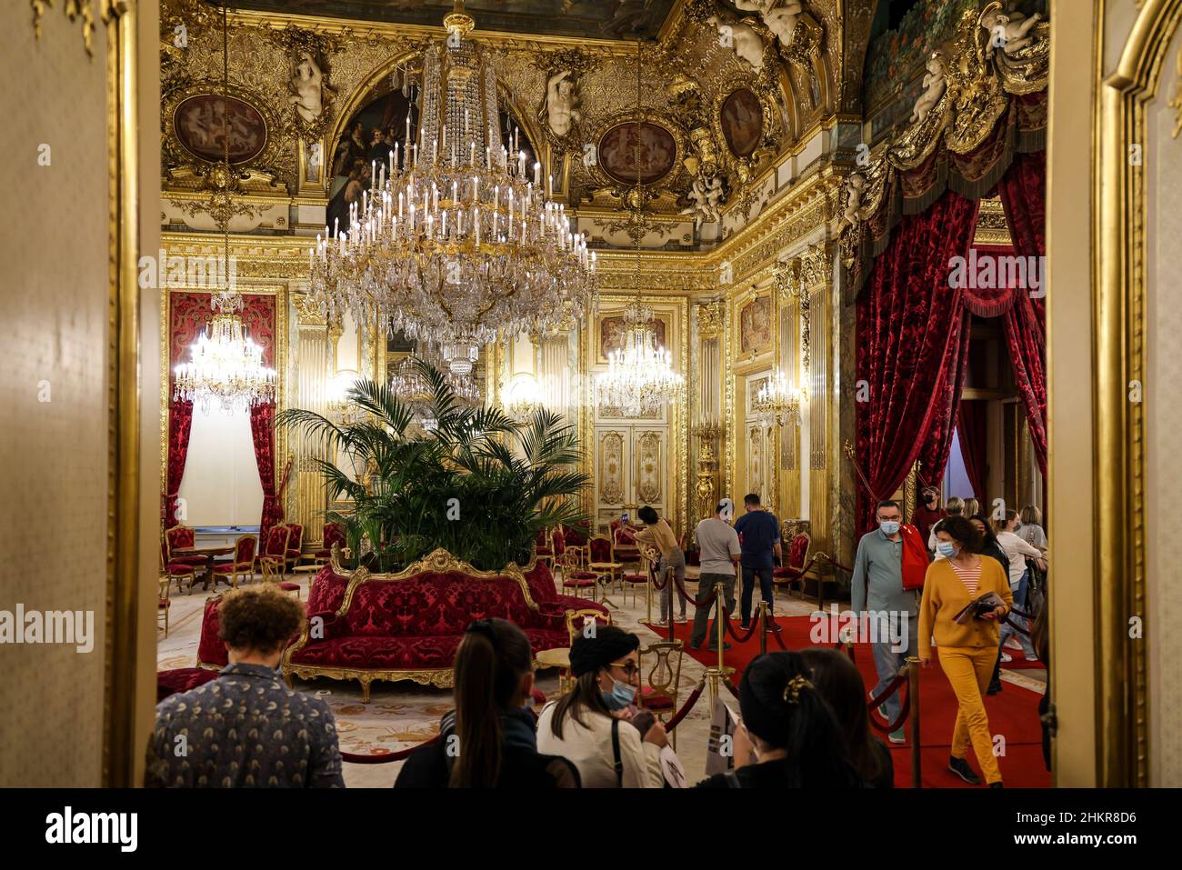 Richelieu louvre interior hi-res stock photography and images - Alamy