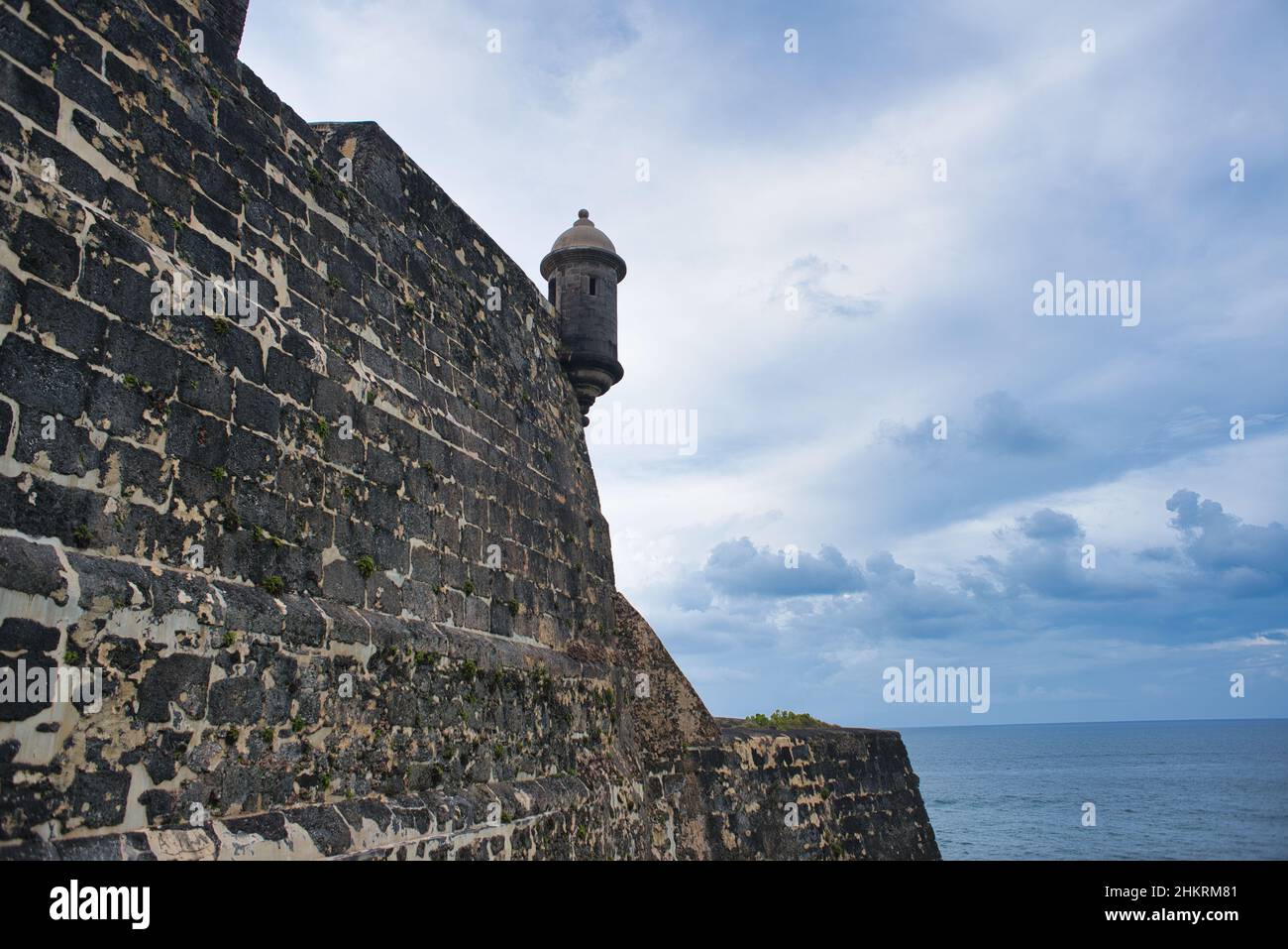 View of the castle EL Morro in front of the Atlantic Ocean in Puerto ...