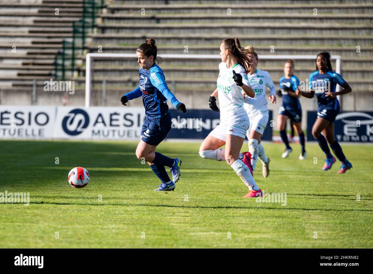 Mathilde Bourdieu of Paris FC controls the ball during the Women's ...