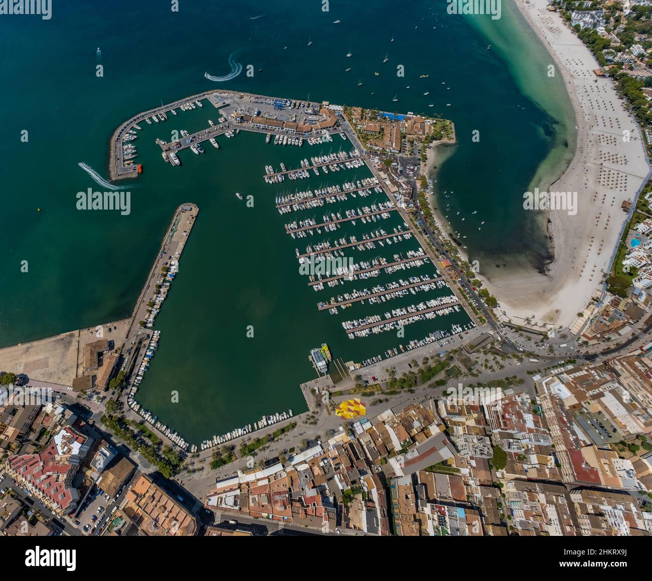 Aerial view, Port d'Alcúdia, Bay of Alcúdia, Platja d'Alcudia beach and ...