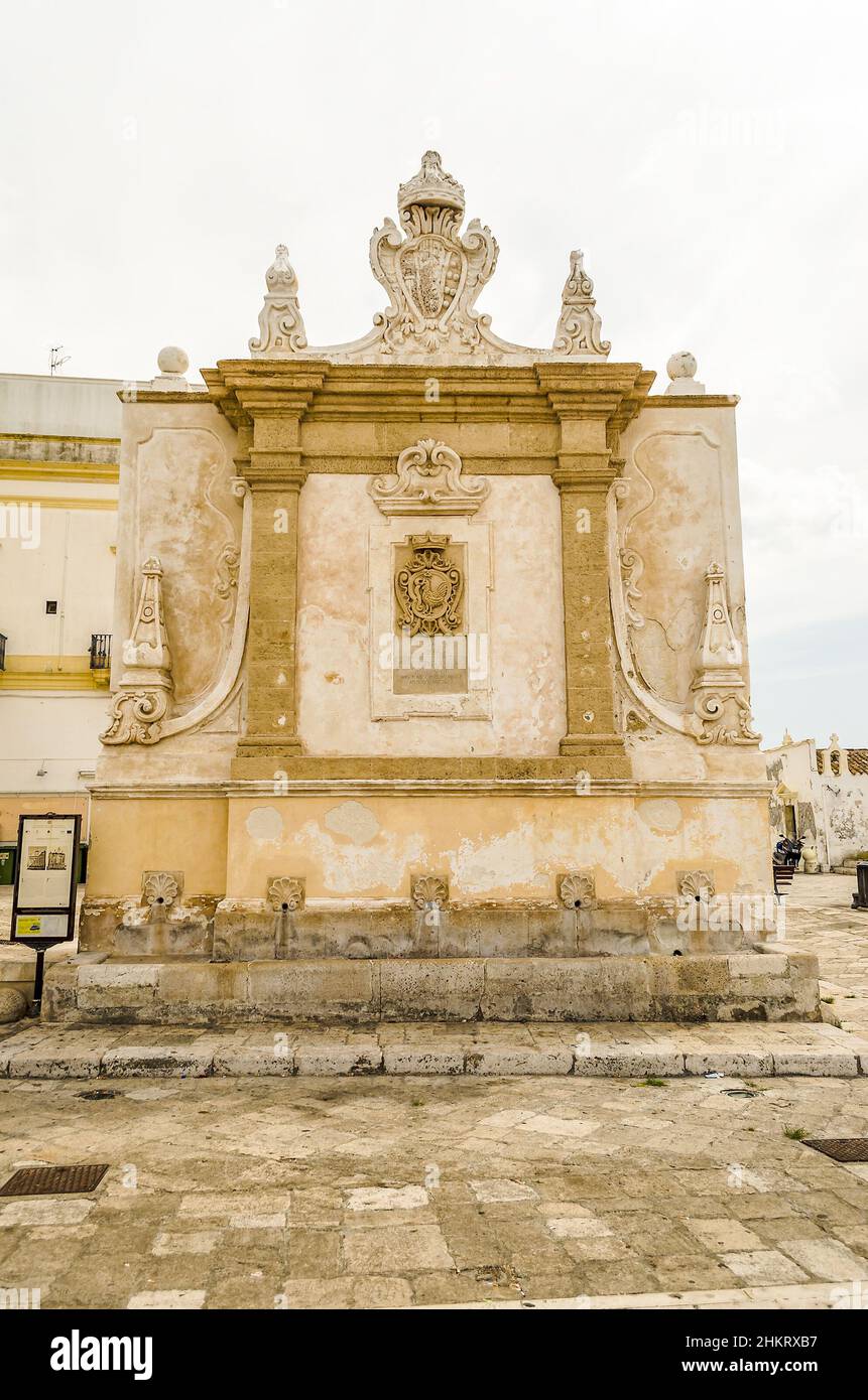 Greek Fountain, iconic landmark in Gallipoli, Salento, Apulia, Italy ...