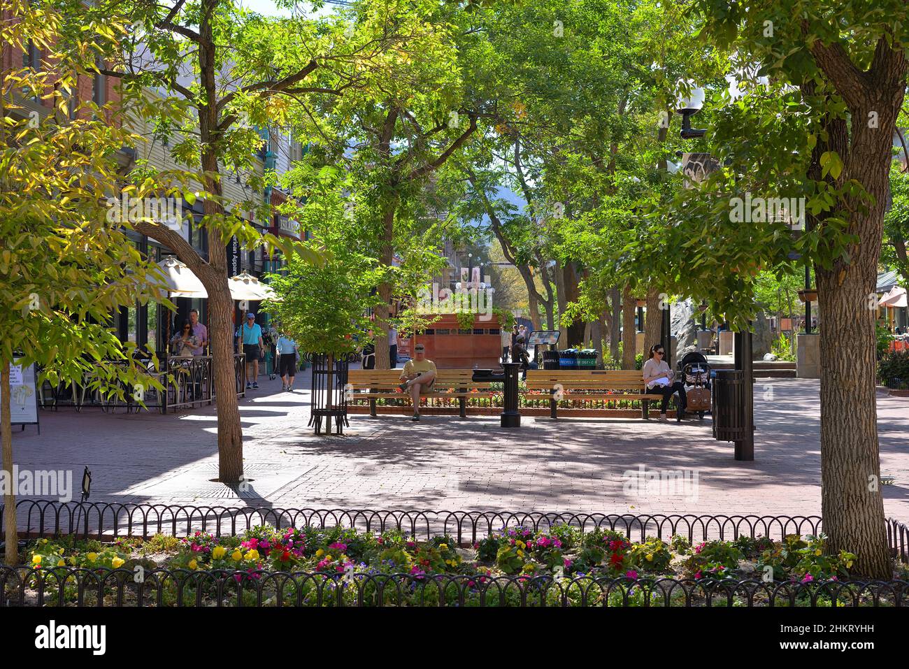 The scenic Pearl Street Mall in downtown, Boulder CO Stock Photo - Alamy