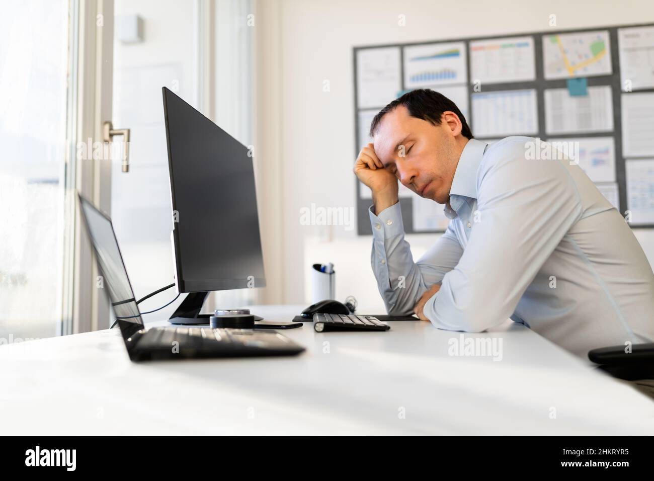 Bored Boss Man Sleeping. Restful Tired Employee Stock Photo - Alamy