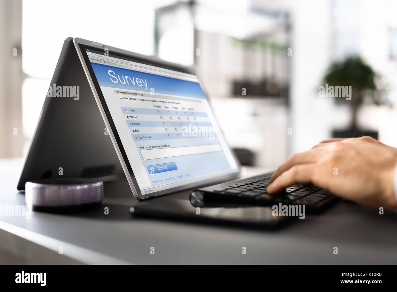Online registration screen hi-res stock photography and images - Alamy