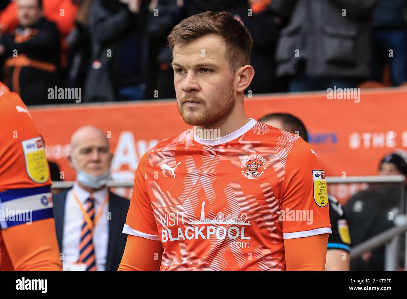 Jordan Thorniley #34 of Blackpool walks to for kickoff Stock Photo - Alamy