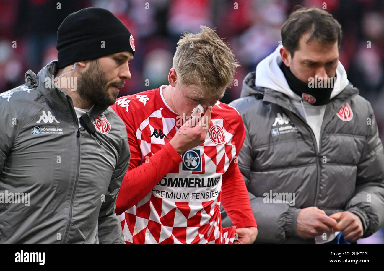 Mainz, Germany. 05th Feb, 2022. Soccer: Bundesliga, FSV Mainz 05 - TSG 1899 Hoffenheim, Matchday ...