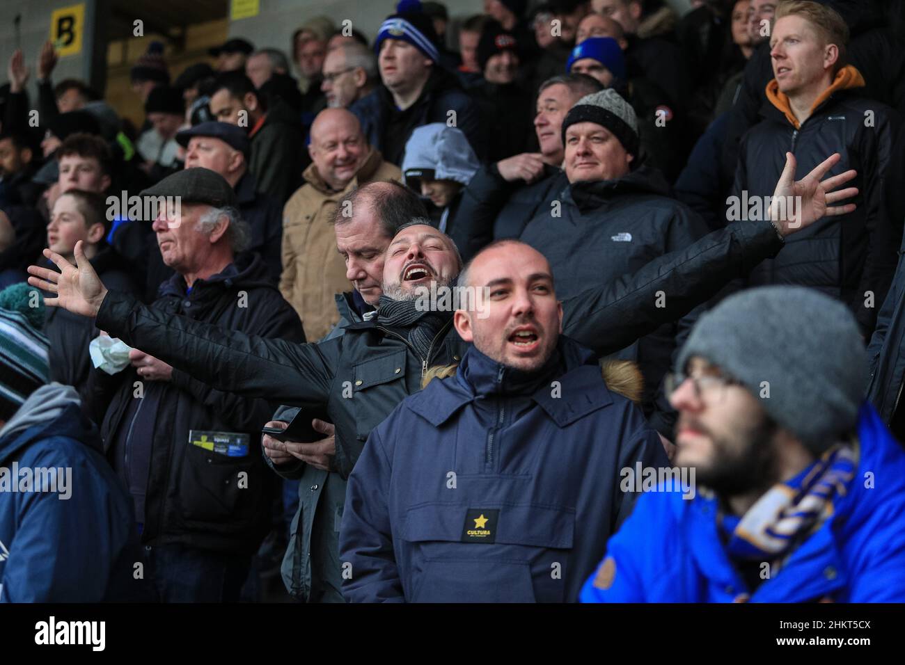 Team walk out hi-res stock photography and images - Alamy