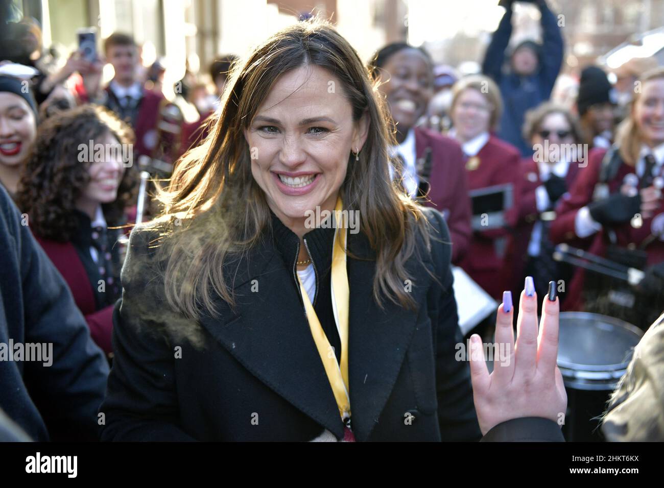 Cambridge, USA. 05th Feb, 2022. Jennifer Garner, center, joins Harvard ...
