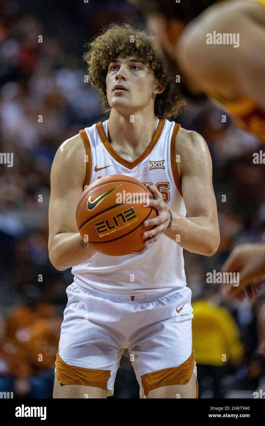 Jabn 22, 2022. Devin Askew #5 of the #23 Texas Longhorns in action vs ...