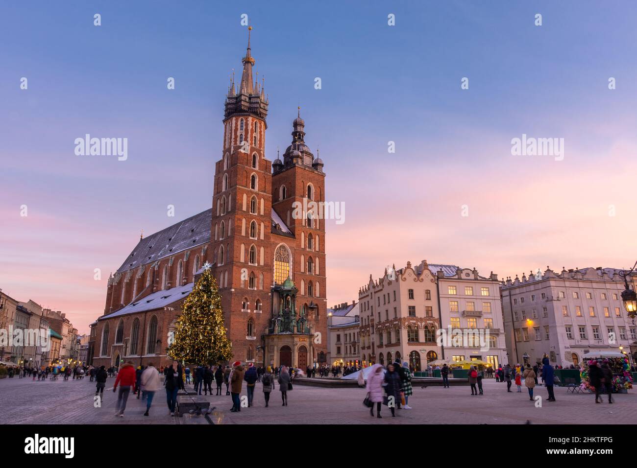 KRAKOW, POLAND, 7 JANUARY 2022: Sunset over the St. Mary's Basilica in ...