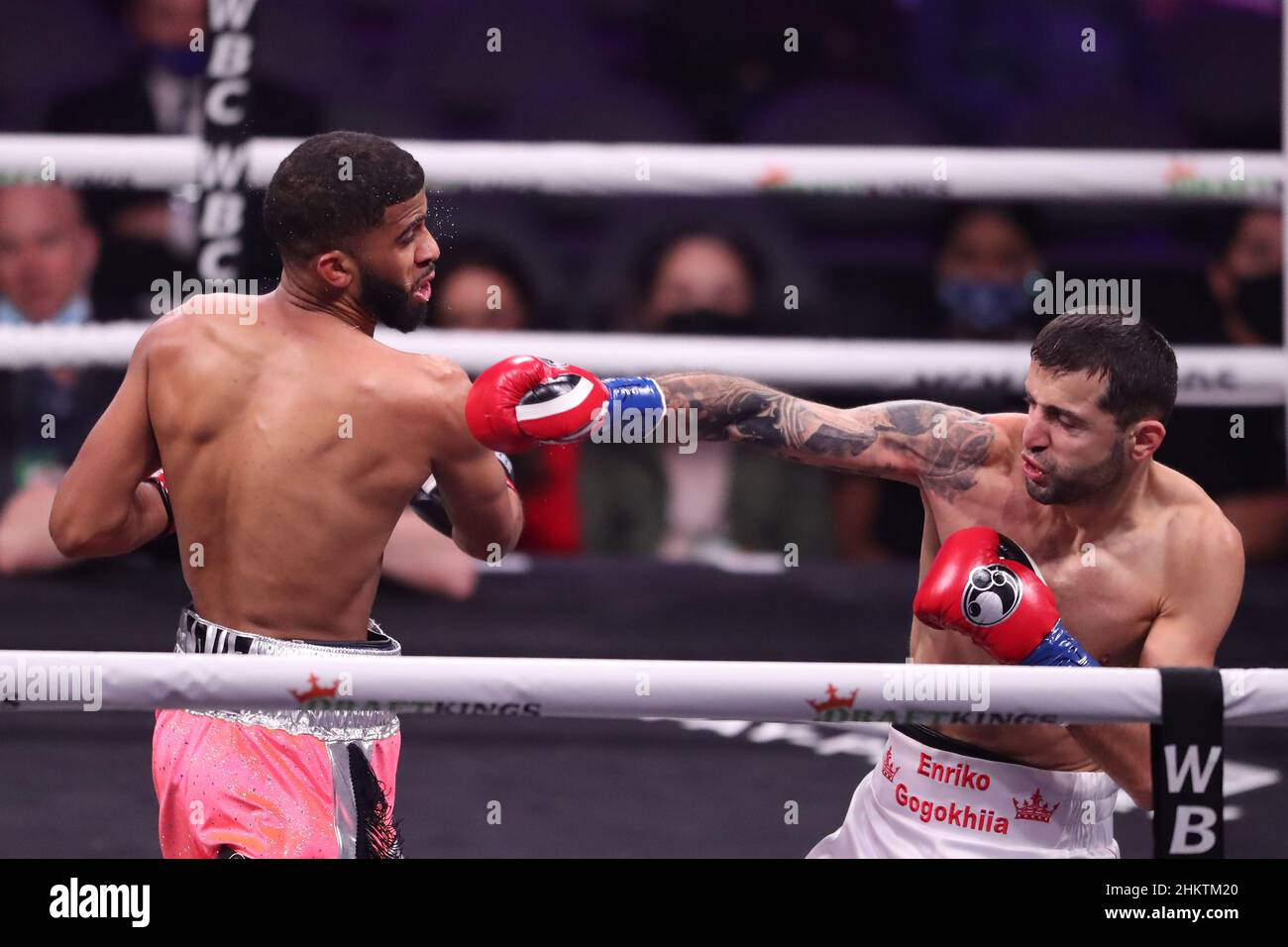 Las Vegas, Nevada, USA. 5th Feb, 2022. LAS VEGAS, NV - FEBRUARY 5: (R-L ...