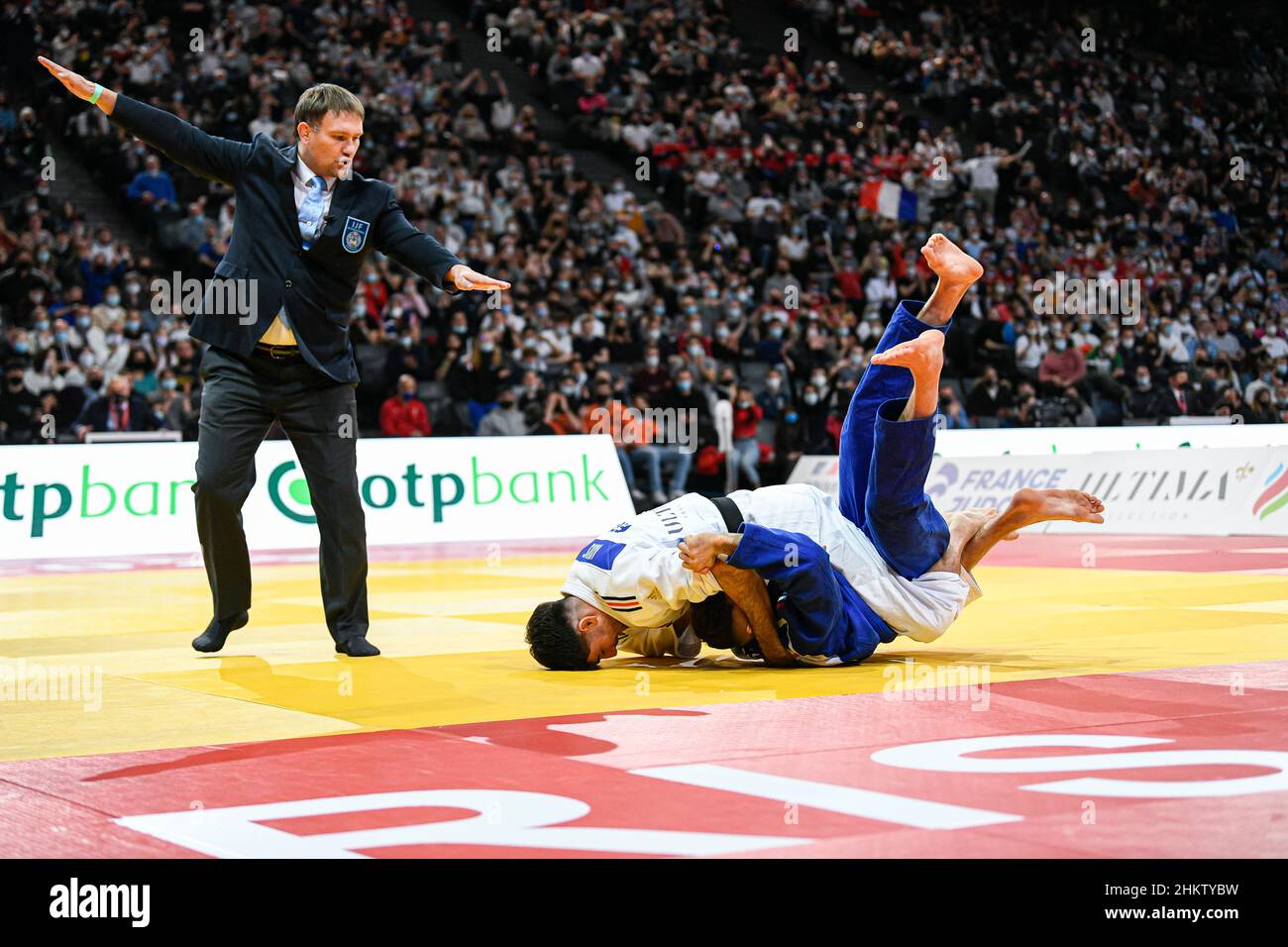 Men's -73 kg, Benjamin Axus of France and Fabio Basile of Italy compete ...