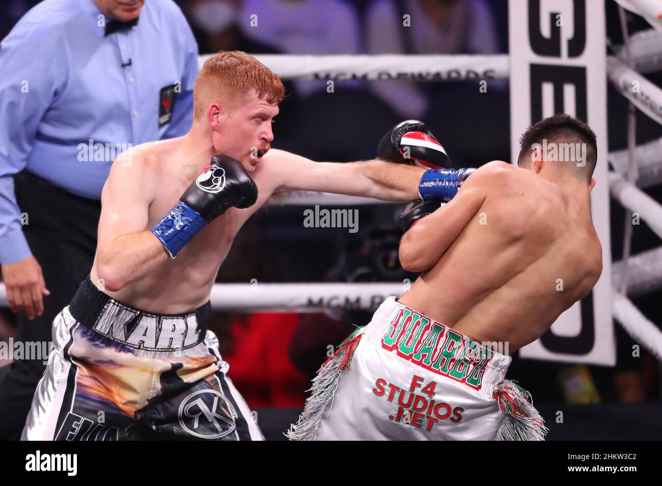 Super lightweight fight hi-res stock photography and images - Alamy