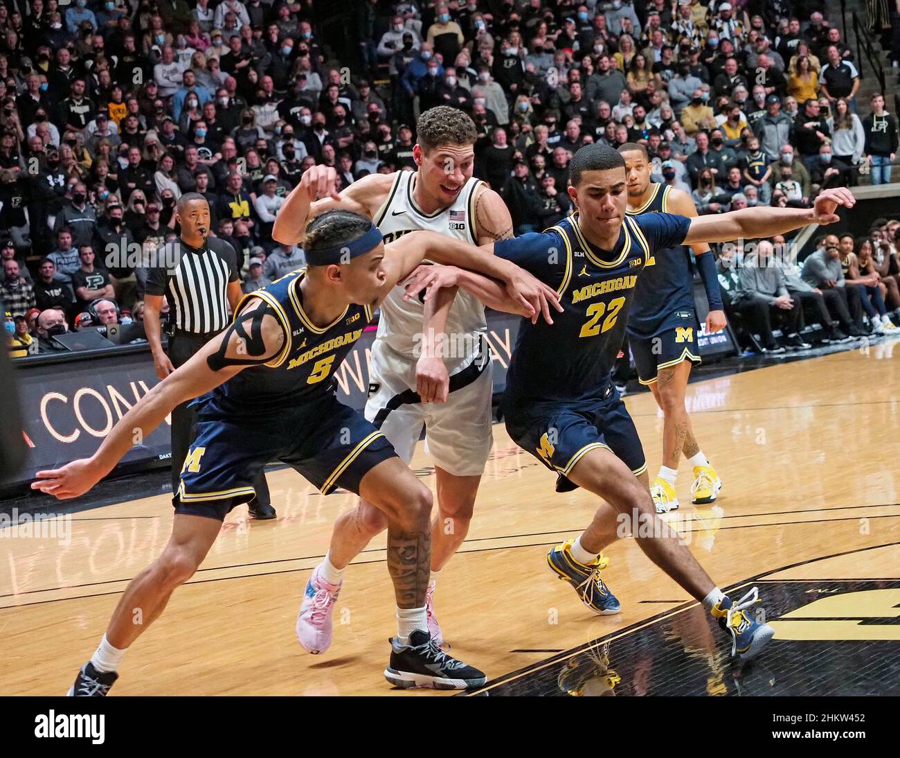 February 5, 2022: Michigan Wolverines forward Terrance Williams II (5 ...