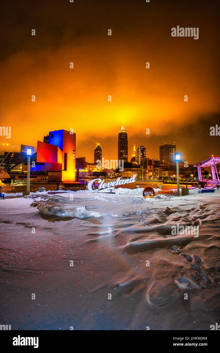 Cleveland ohio skyline winter hi-res stock photography and images - Alamy