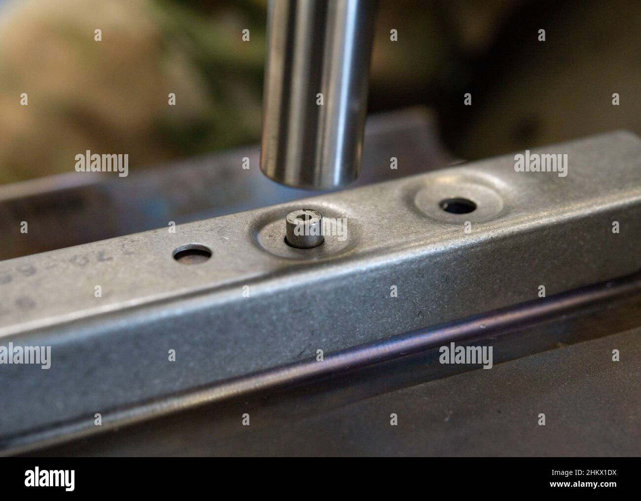 Orbital riveter hi-res stock photography and images - Alamy