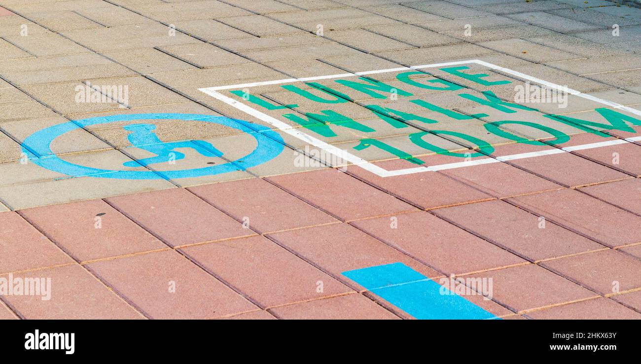 Pavement stretches hi-res stock photography and images - Alamy