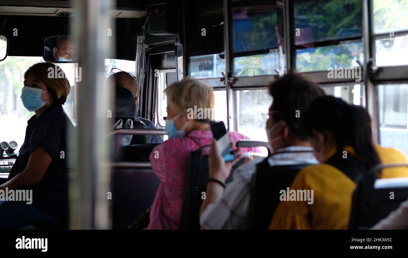People sitting on bus hi-res stock photography and images - Alamy